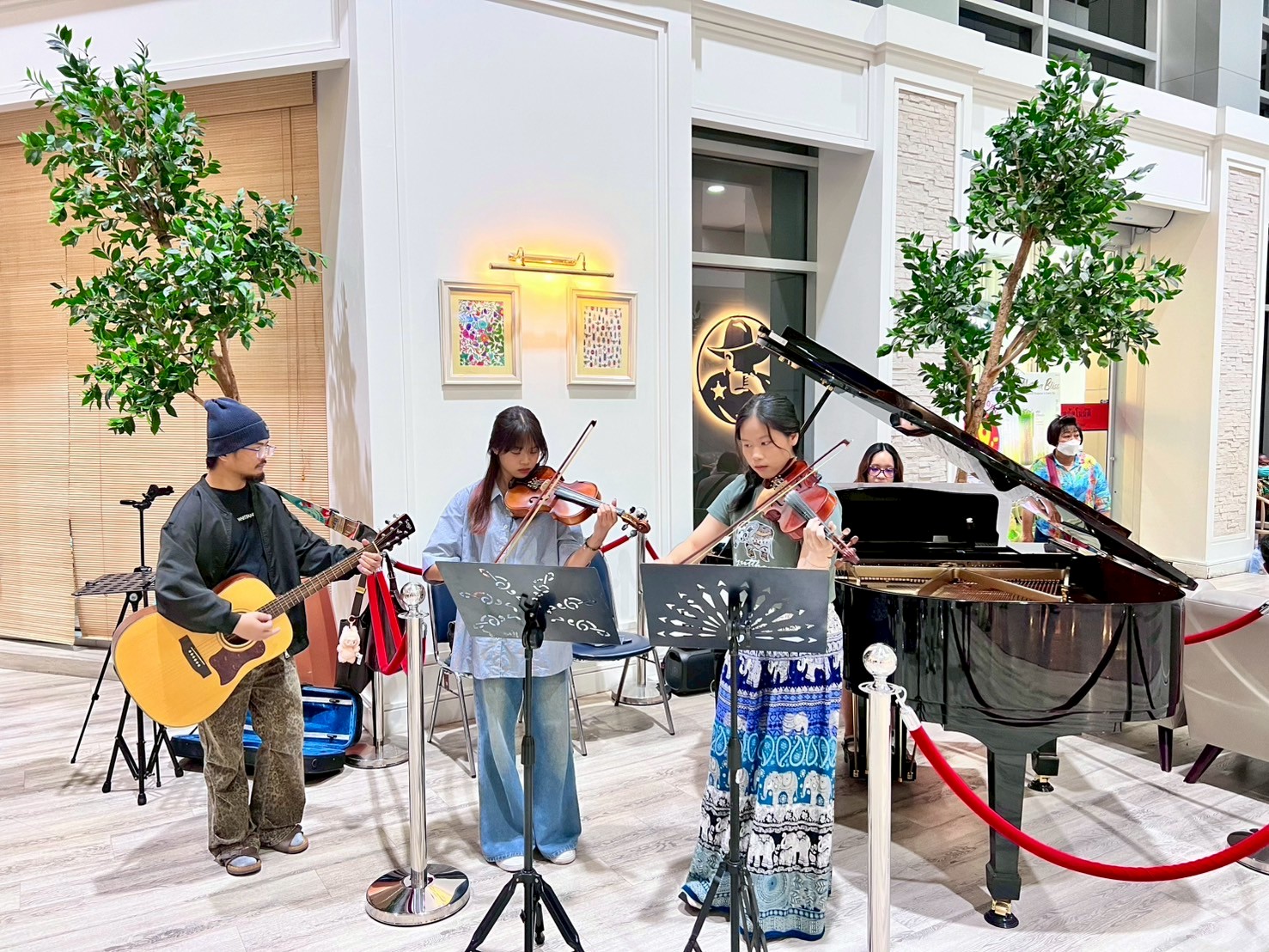 ราชวิทยาลัยจุฬาภรณ์ ขอขอบคุณ นักดนตรีจิตอาสา CRA Music Therapy ทุกท่าน ...