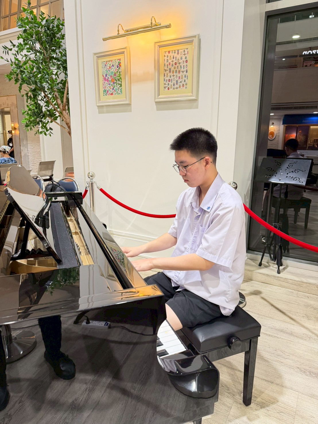 โครงการดนตรีจิตอาสา CRA Music Therapy โรงพยาบาลจุฬาภรณ์ มอบเสียงดนตรี ...